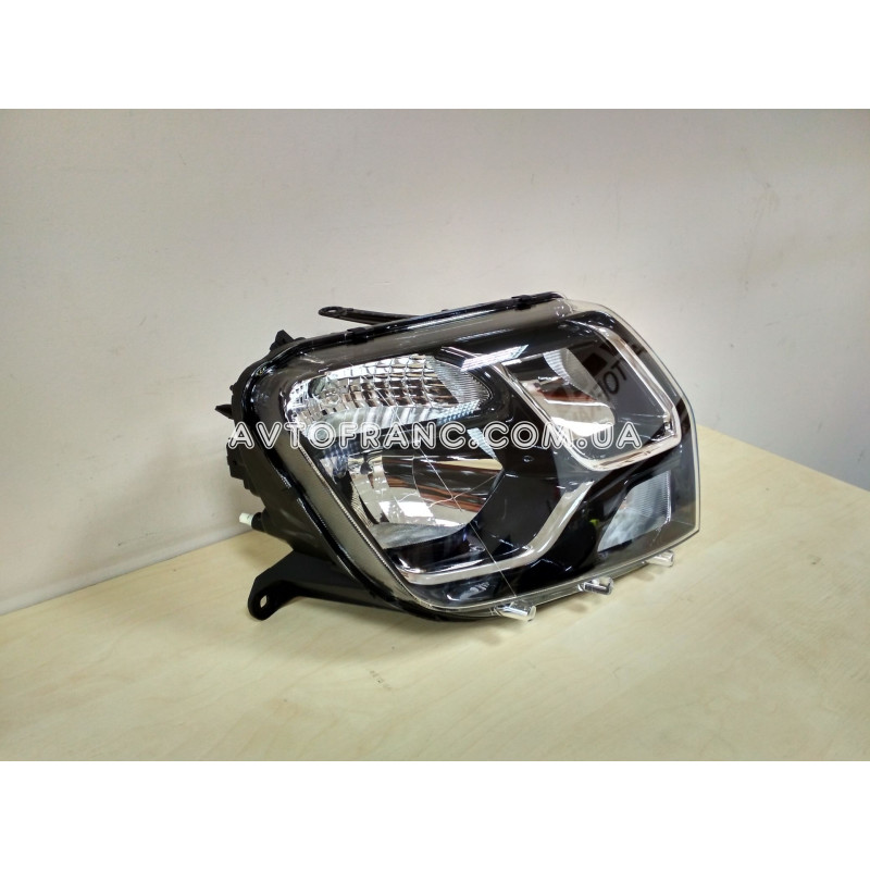 Фара права Renault Duster (2015-2017) Оригінал 260100156R
