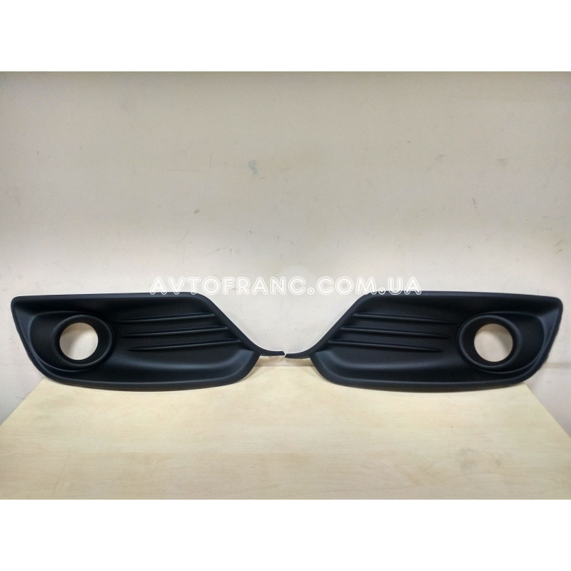 Накладки протитуманних фар Renault Megane 3 (2013-2016) Оригінал 261520438R