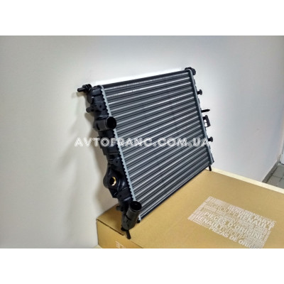 Радіатор охолодження двигуна Dacia Logan (2004-2008) Оригінал 7700838134