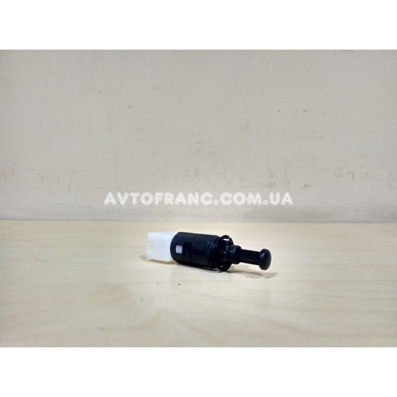 Вмикач стоп-сигналу (жабка) Renault Symbol, Clio 2 (2001-2008) Оригінал ...